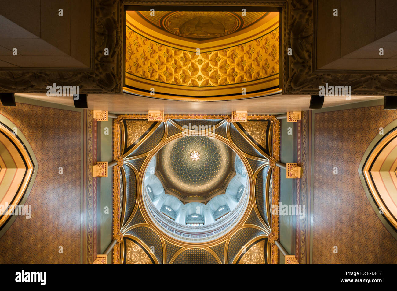 U.s. capitol dome balcony hi-res stock photography and images - Alamy