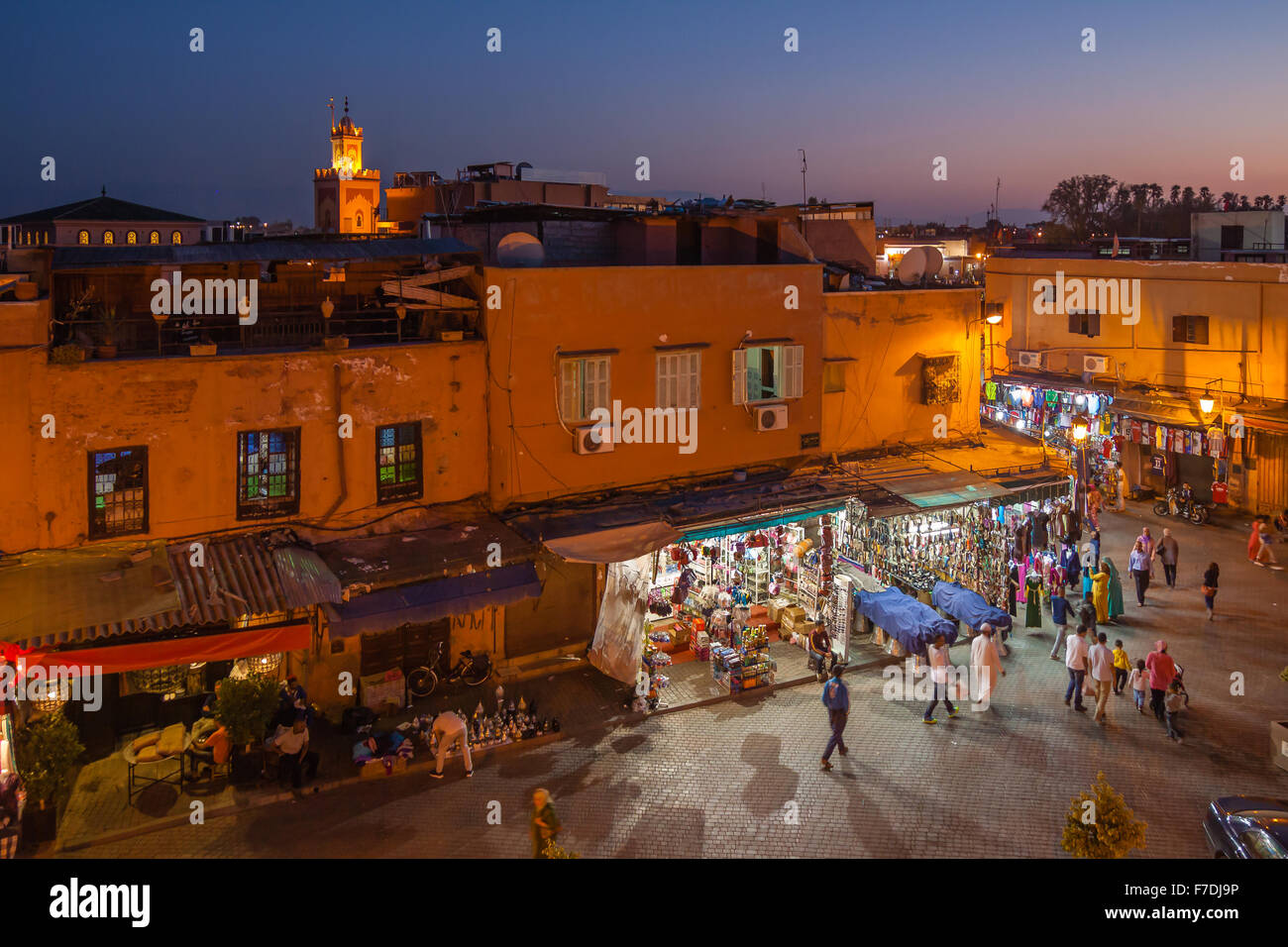 Night Square Marrakesh medina with the last tourists Stock Photo - Alamy