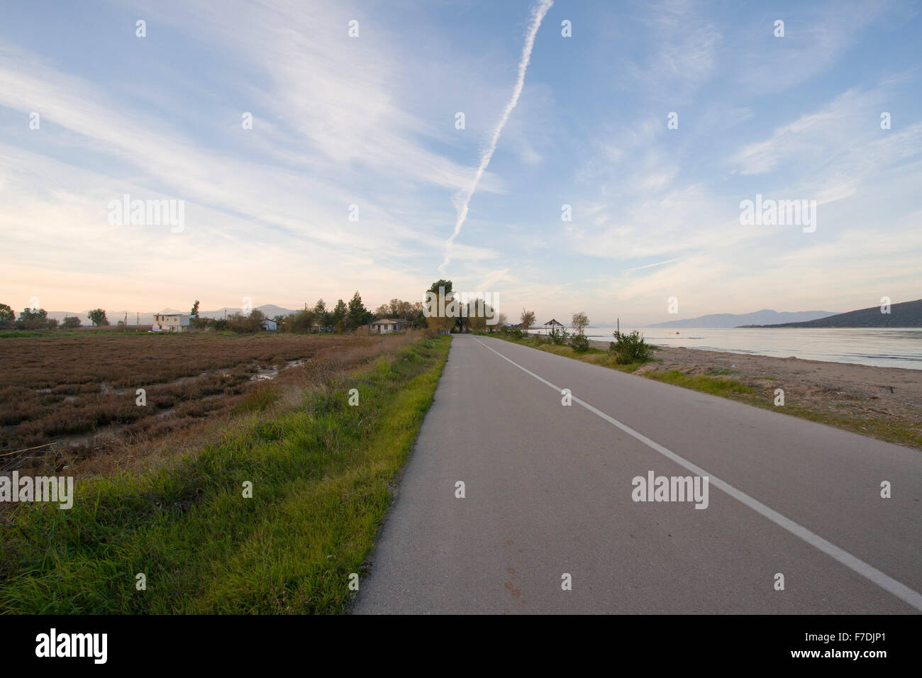 converging landscape lines Stock Photo - Alamy