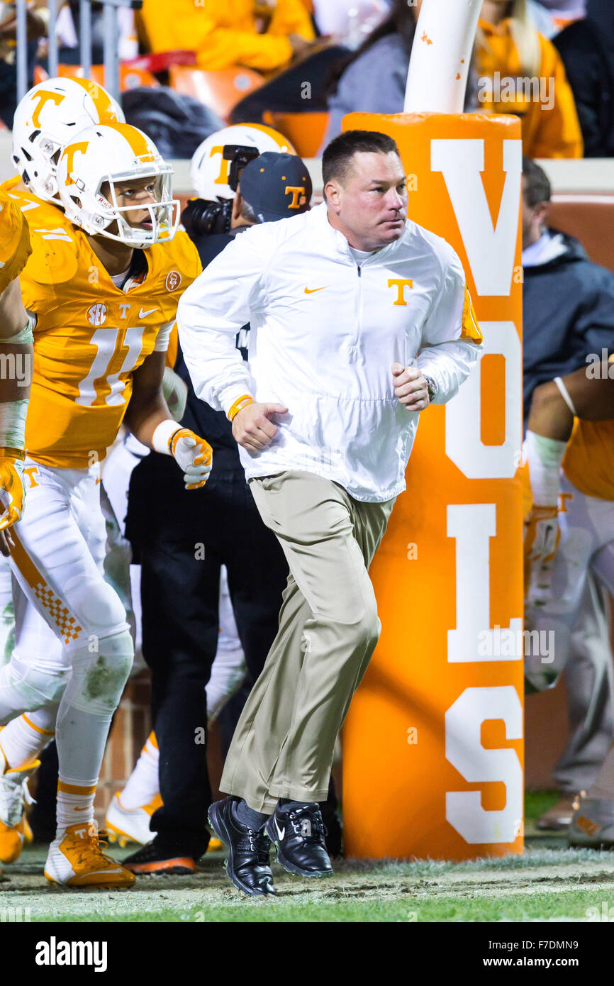 Volunteers coach football team hi-res stock photography and images - Alamy