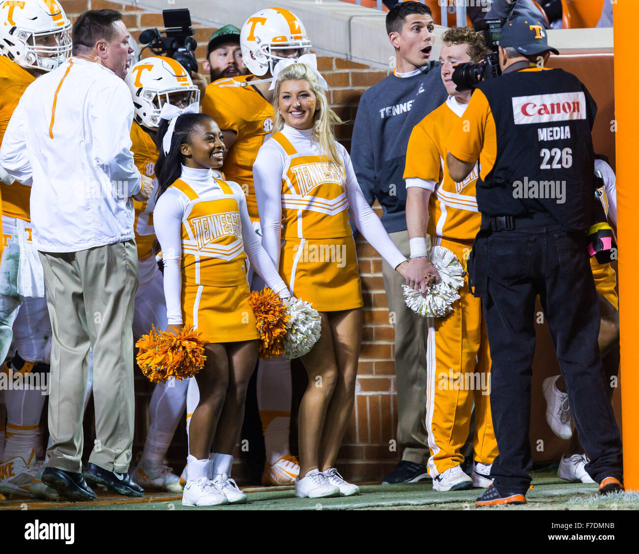 Volunteers coach football team hi-res stock photography and images - Alamy