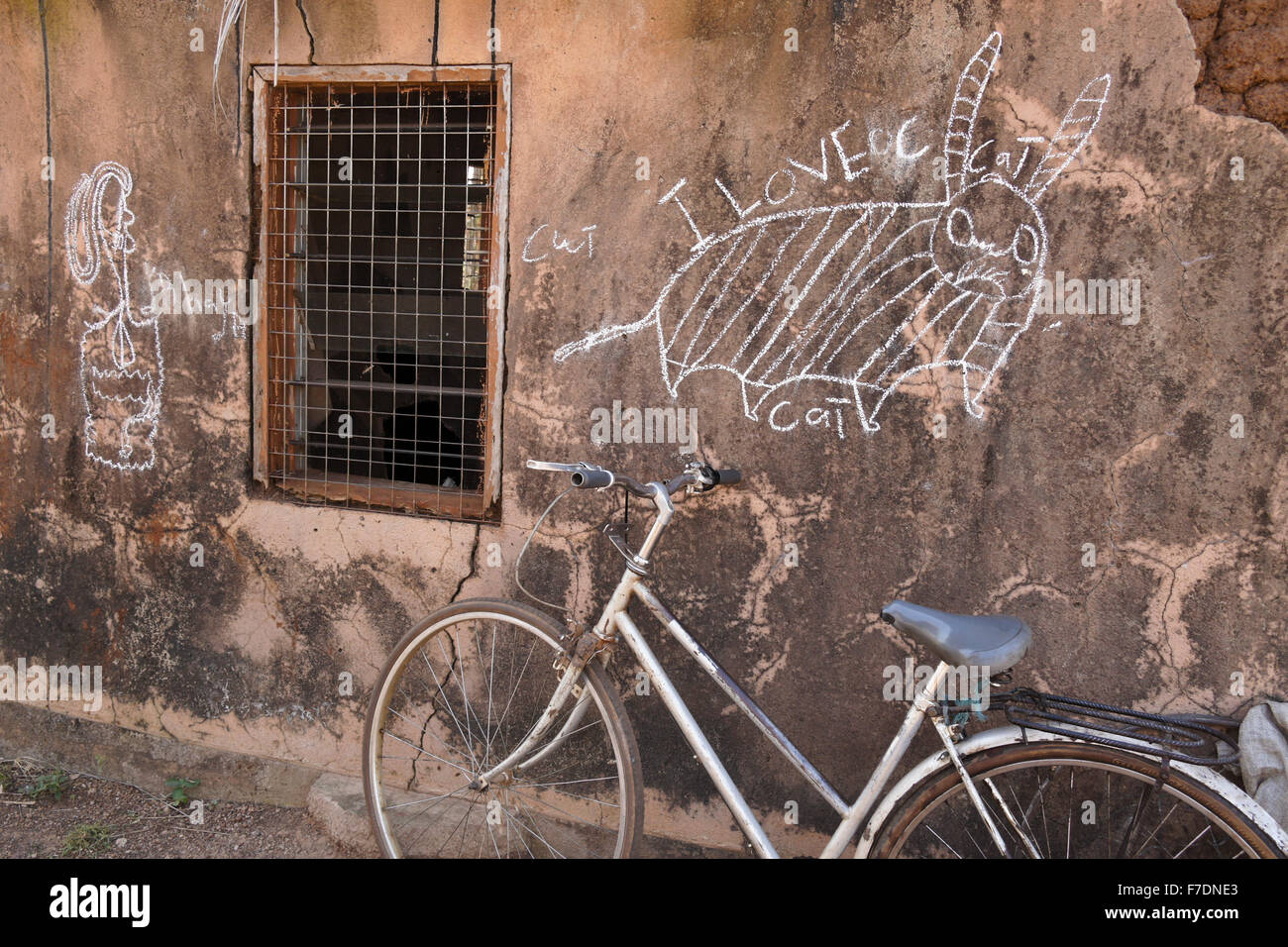 Mud house hi-res stock photography and images - Alamy