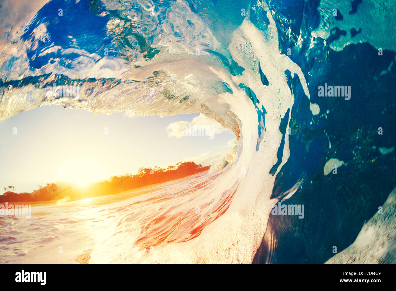 Blue ocean large sky hi-res stock photography and images - Alamy