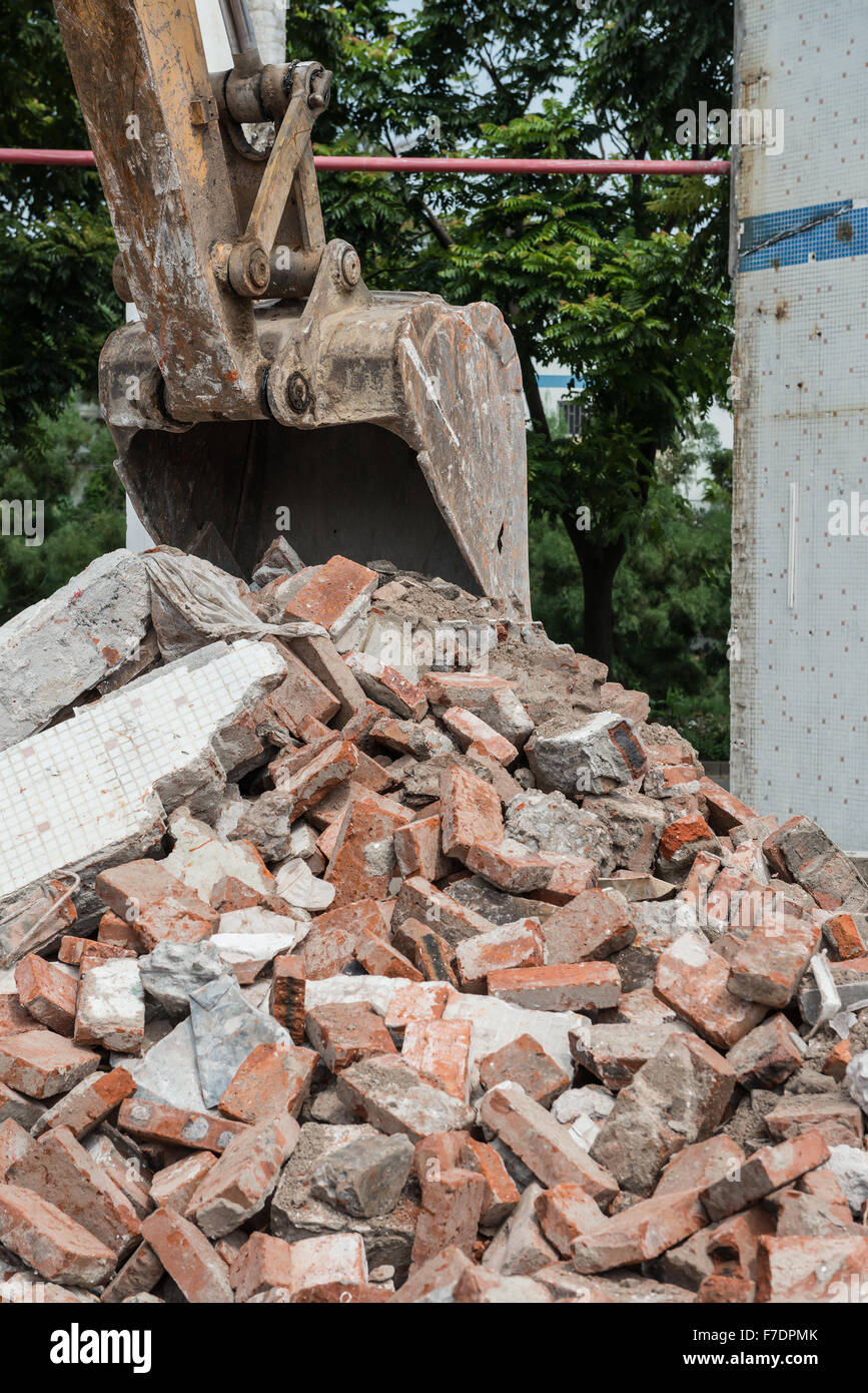 Concrete and brick rubble hi-res stock photography and images - Alamy