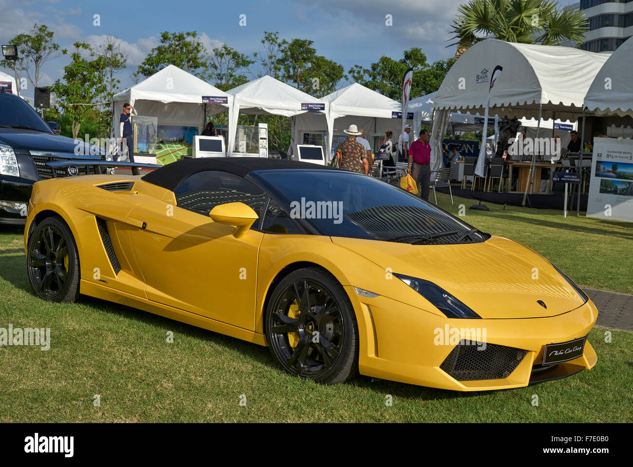 Lamborghini Gallardo LP560 yellow Italian supercar Stock Photo - Alamy