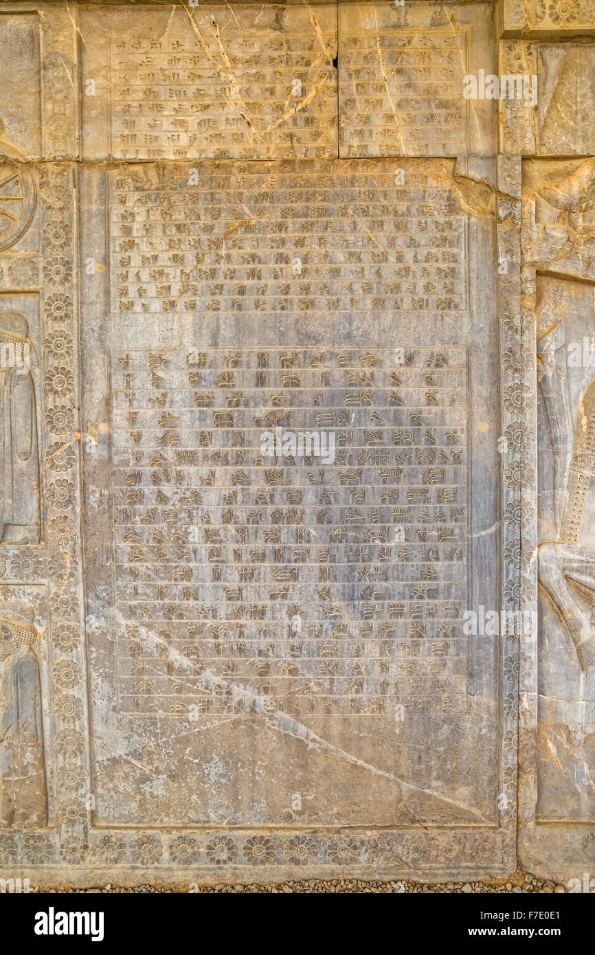 Old persian cuneiform hi-res stock photography and images - Alamy