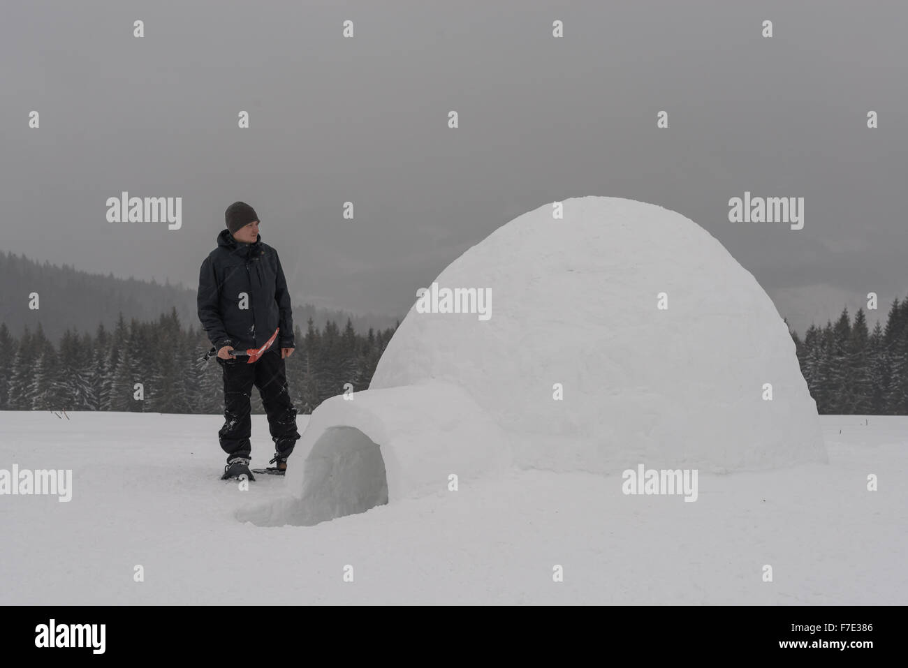 igloo building in the high mountain Stock Photo - Alamy