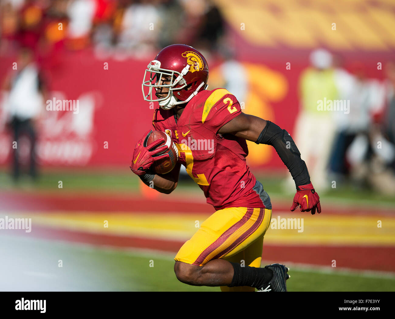 Los Angeles, CA, USA. 28th Nov, 2015. USC wide receiver (2) Adoree ...