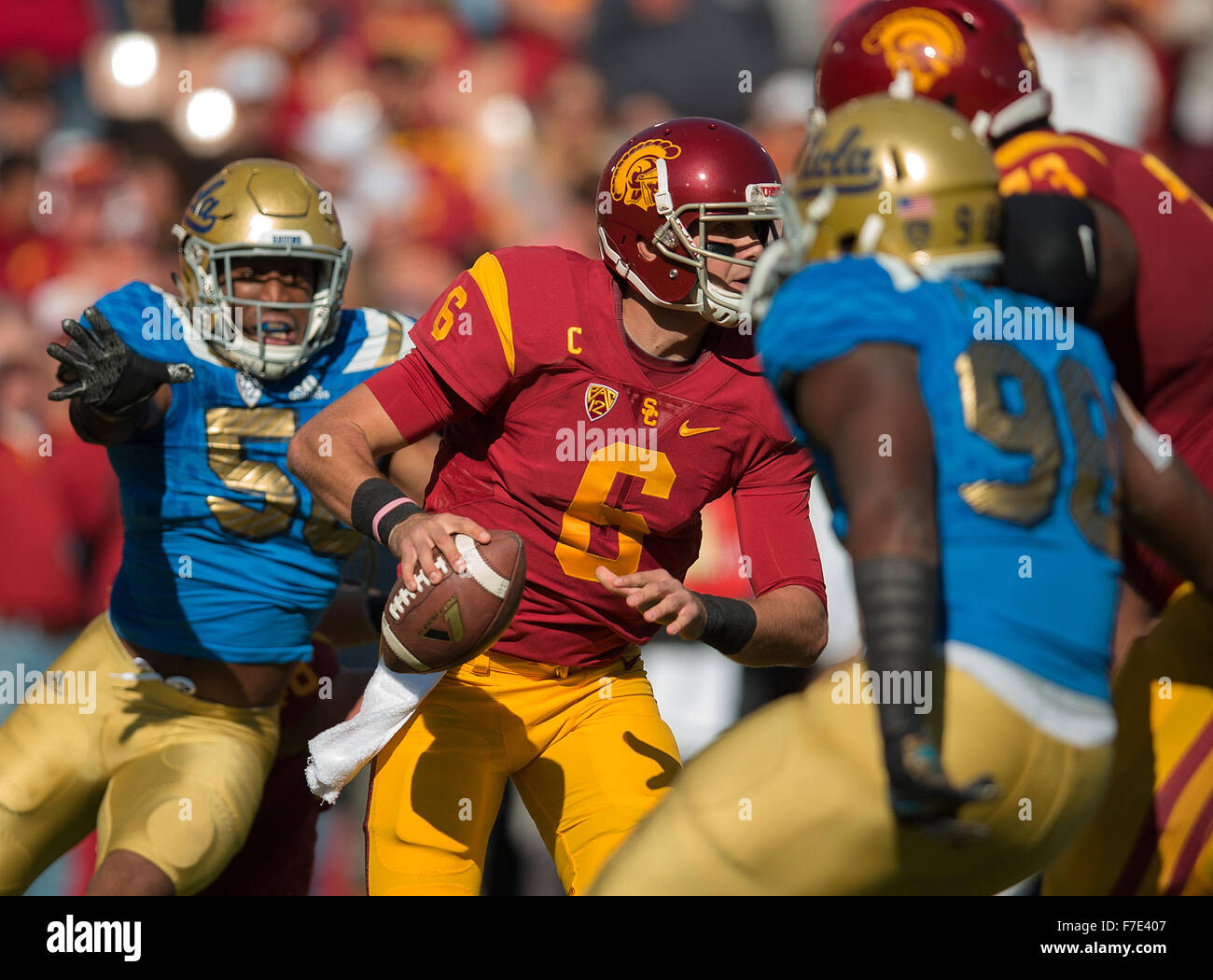 Los Angeles, CA, USA. 28th Nov, 2015. USC quarterback (6) Cody Kessler ...