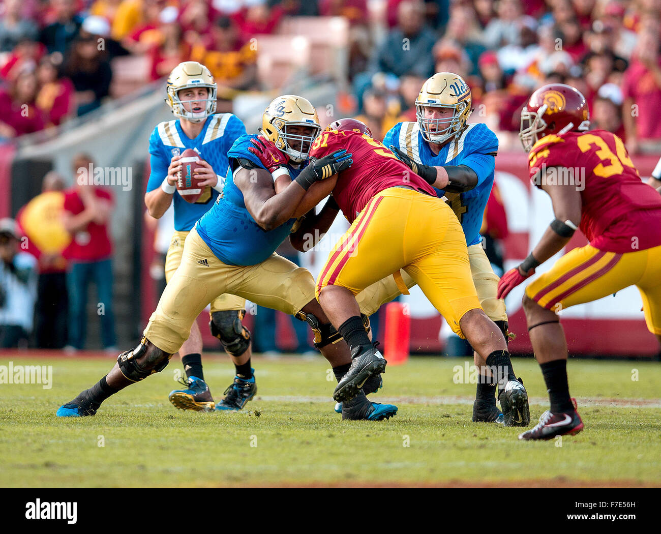 Los Angeles, CA, USA. 28th Nov, 2015. UCLA Bruins offensive lineman (74 ...