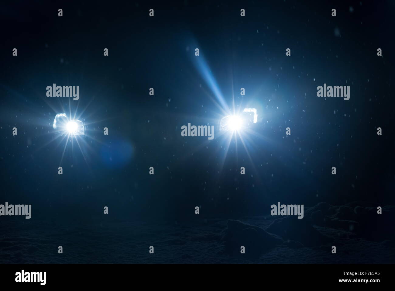 Snow falling over stars christmas hi-res stock photography and images ...