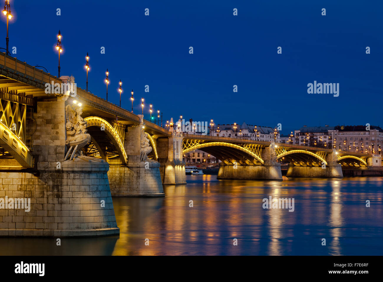 Margaret bridge budapest hi-res stock photography and images - Alamy