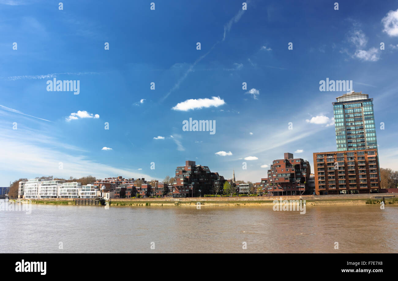 London, View of Crown reach riverside walk Stock Photo - Alamy