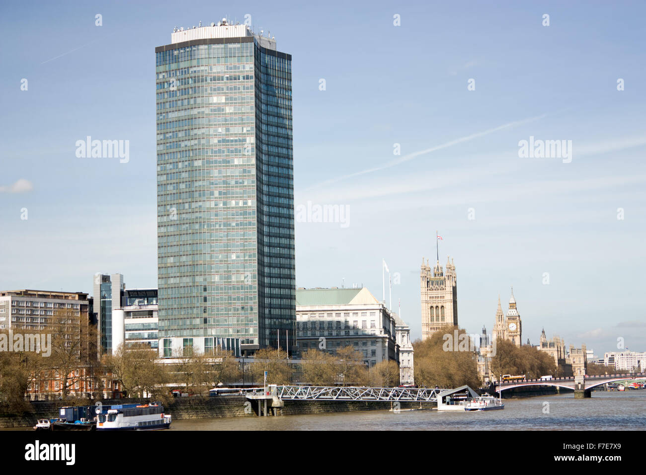 Thames house on millbank hi-res stock photography and images - Alamy