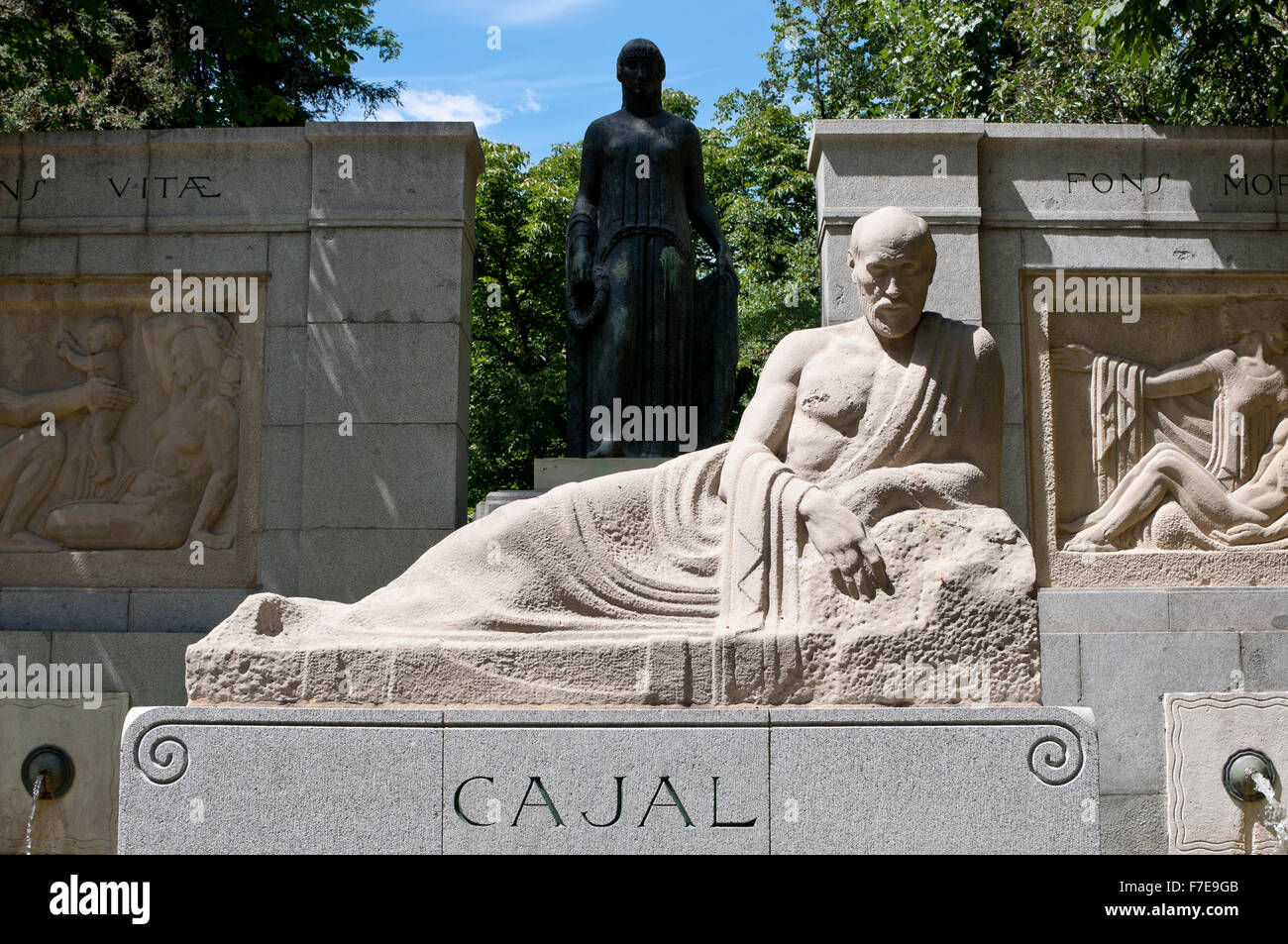 Monument to Santiago Ramon y Cajal Stock Photo - Alamy