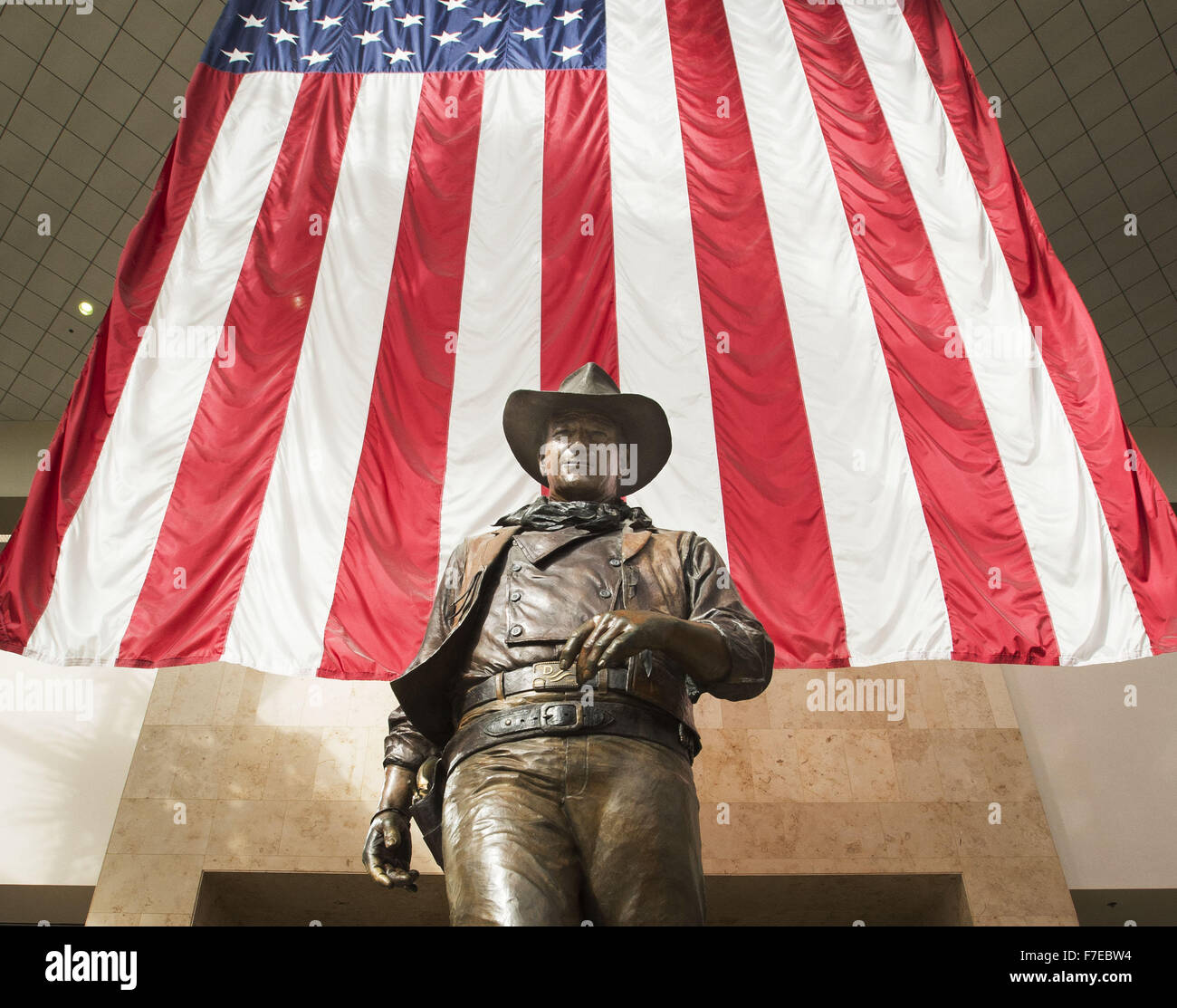 John wayne statue airport hi-res stock photography and images - Alamy