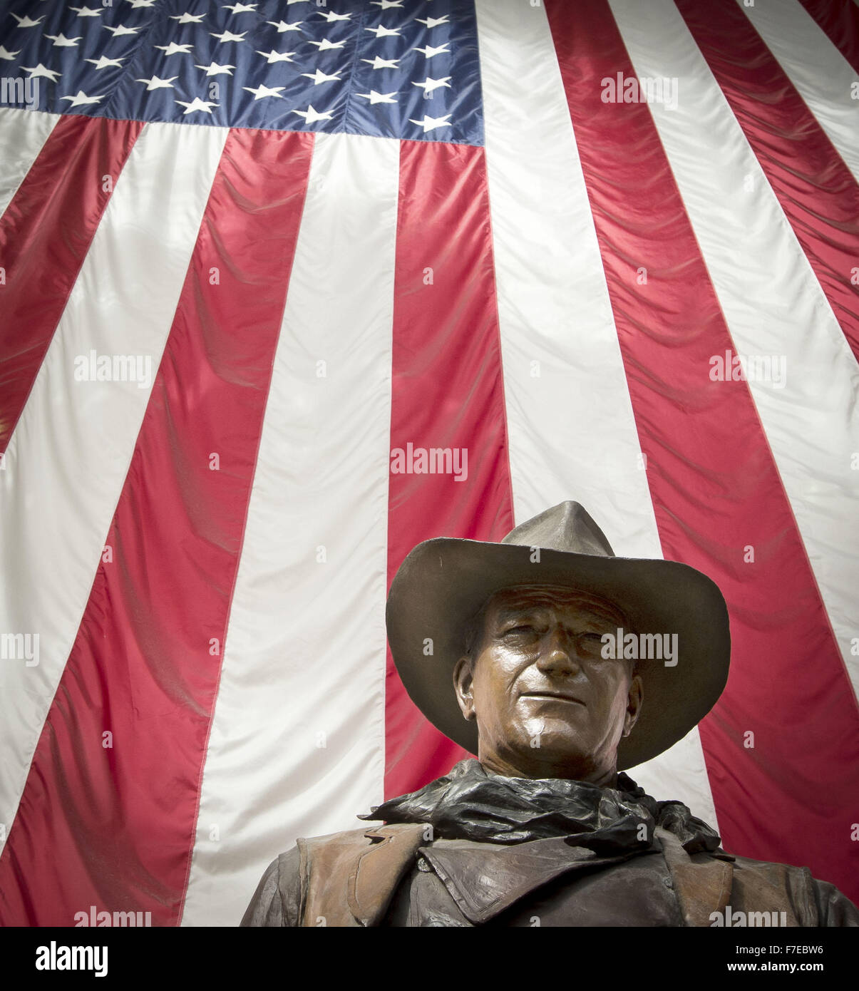 John wayne statue airport hi-res stock photography and images - Alamy