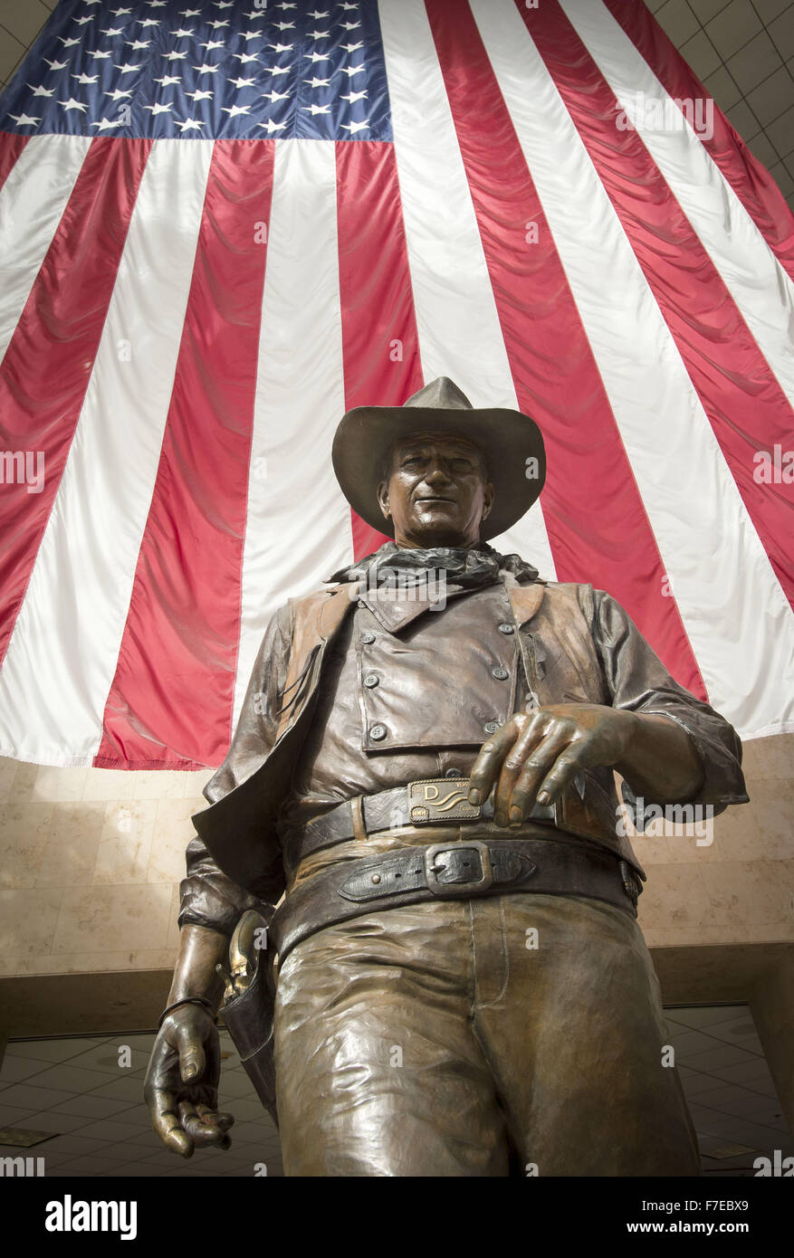 John wayne airport statue hi-res stock photography and images - Alamy