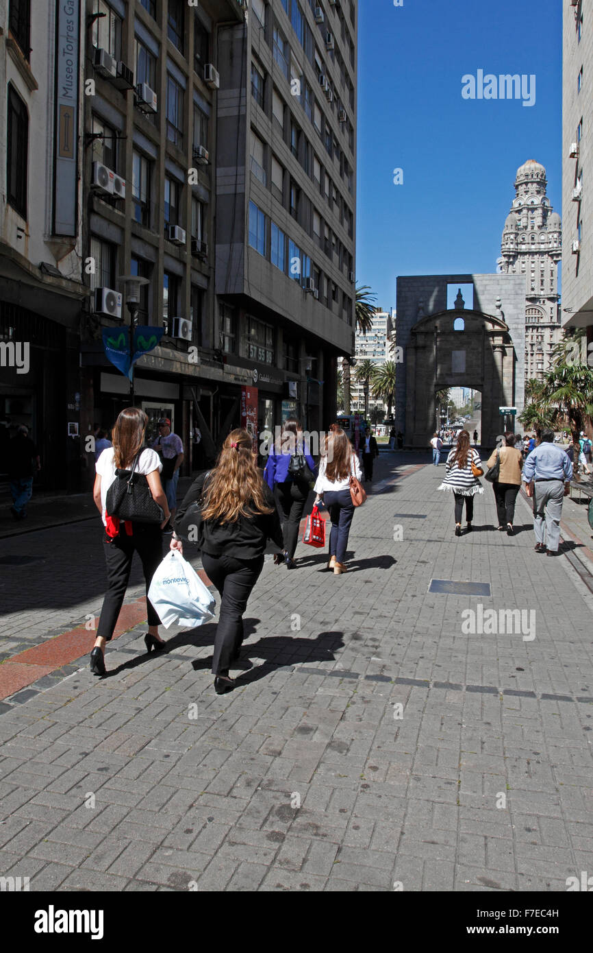 Montevideo street hi-res stock photography and images - Alamy