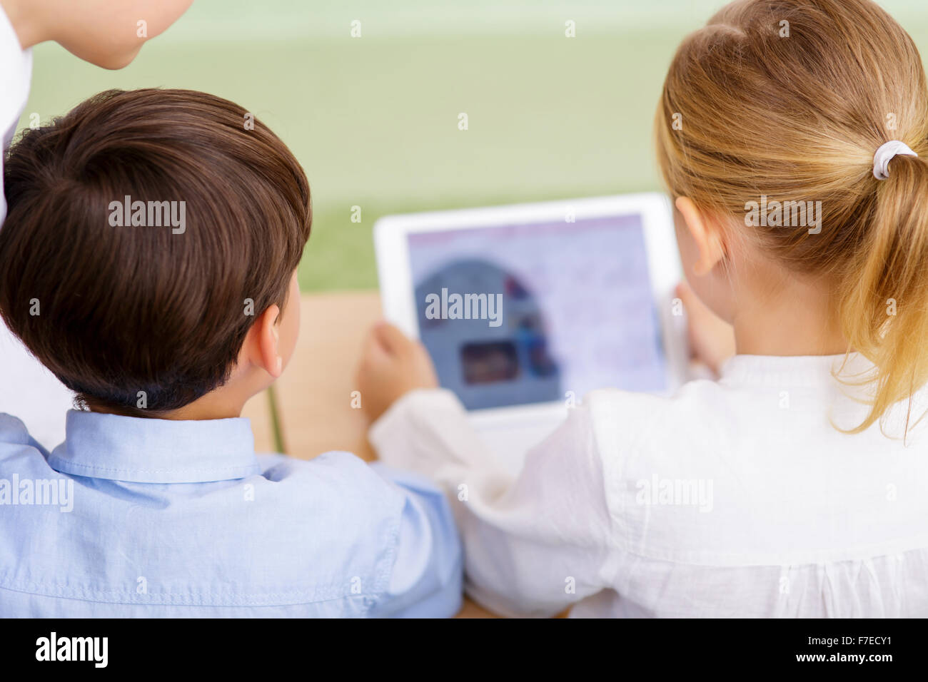 School children 10 years old classroom hi-res stock photography and ...