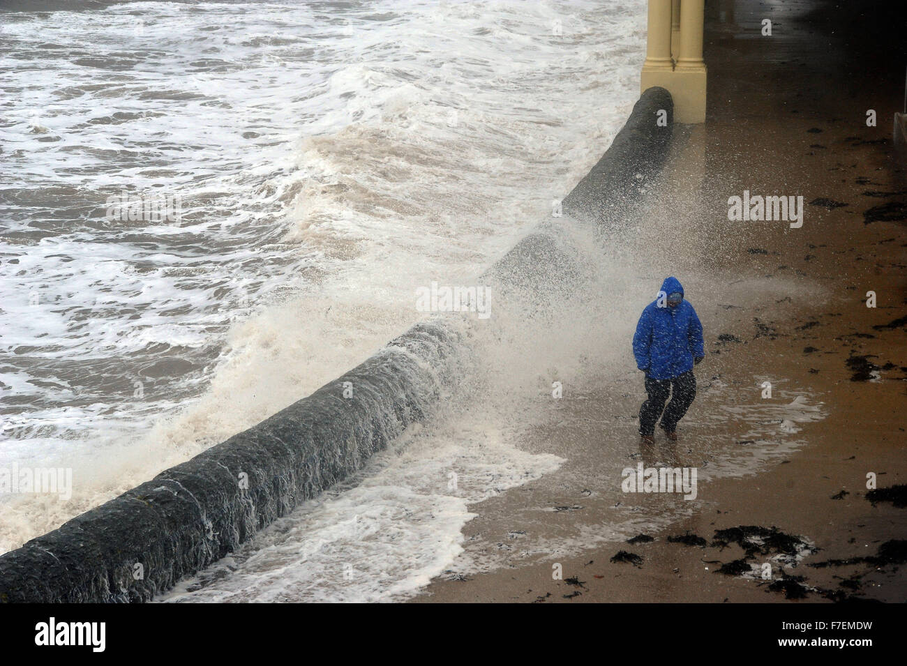 High winds hit the coast at Whitmore Bay, Barry Island in the Vale of ...