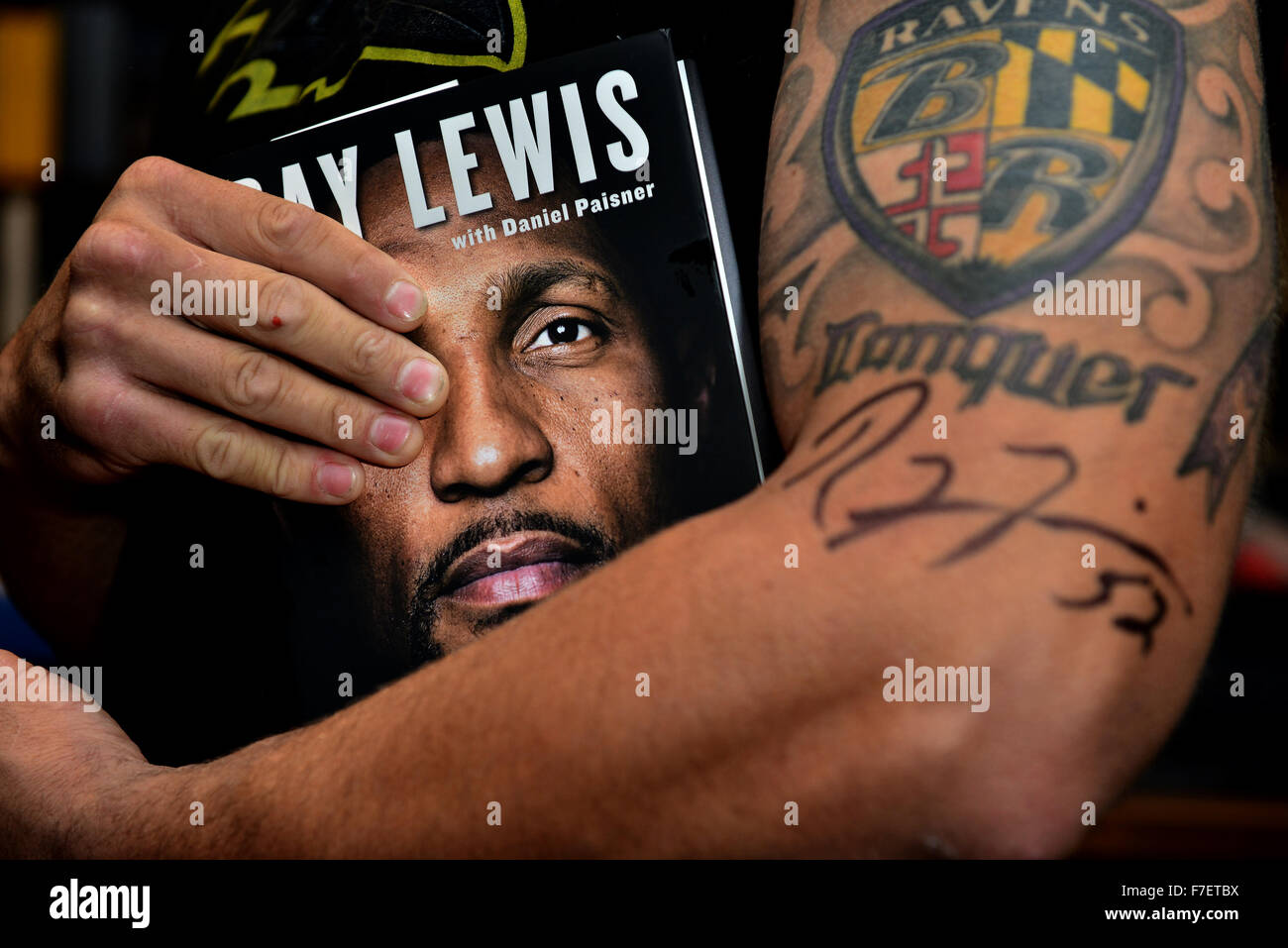 Ray Lewis signs copies of his book 'I Feel Like Going On: Life, Game ...
