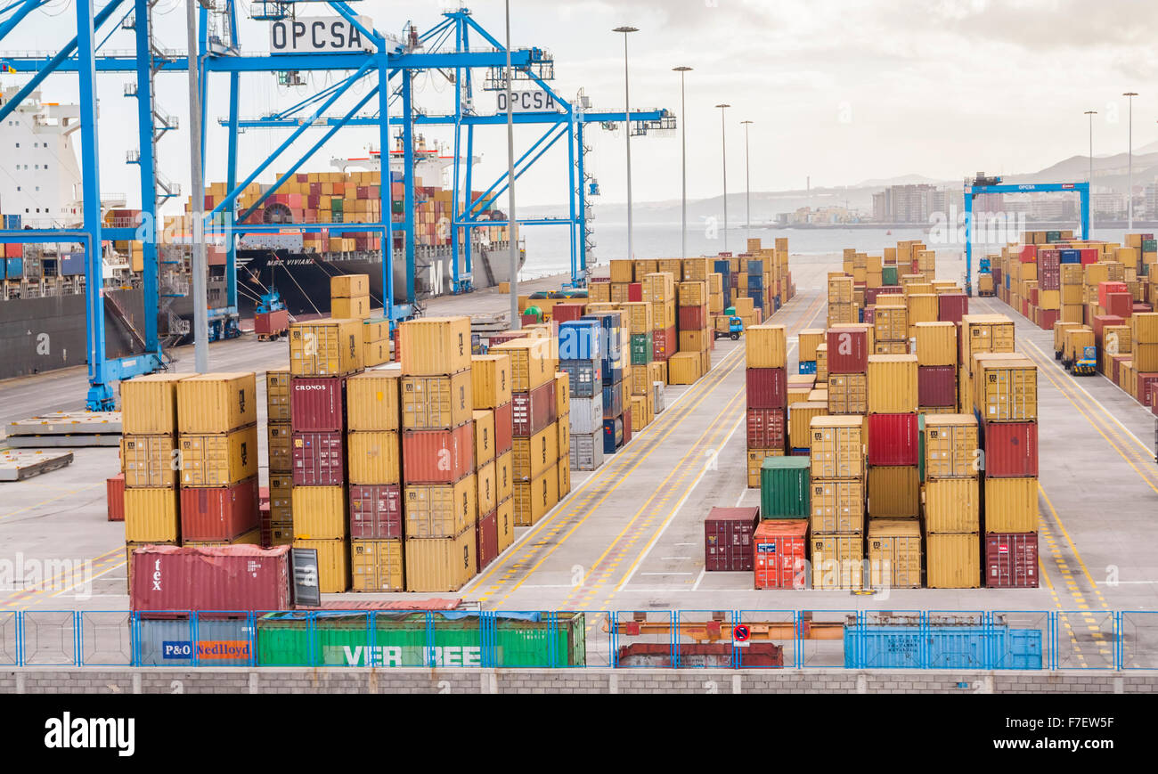 Shipping containers and container ship in Las Palmas port (Puerto de La ...