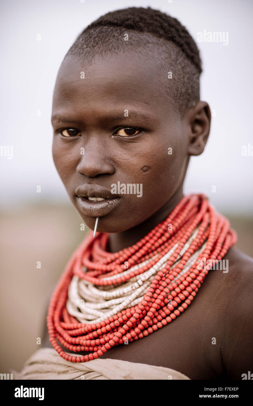 Portrait of Aika, Kara Tribe, Duse Village, Omo Valley, Ethiopia Stock ...