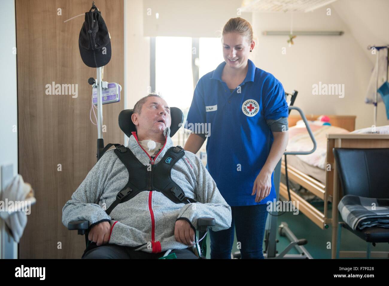 Moessingen, Germany. 18th Nov, 2015. A nurse pushes a patient suffering ...