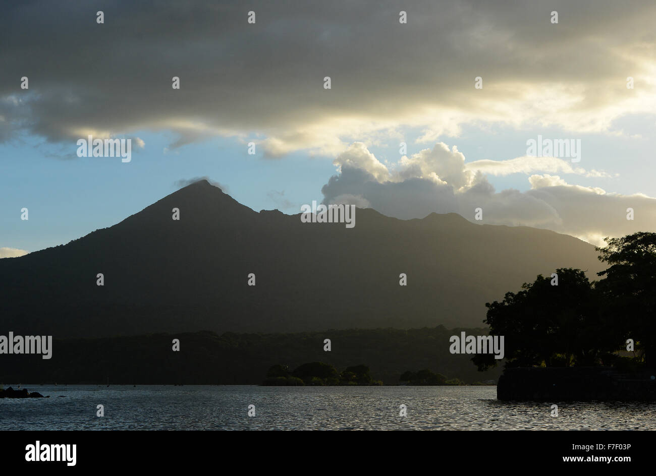 Xolotlán lago de nicaragua hi-res stock photography and images - Alamy