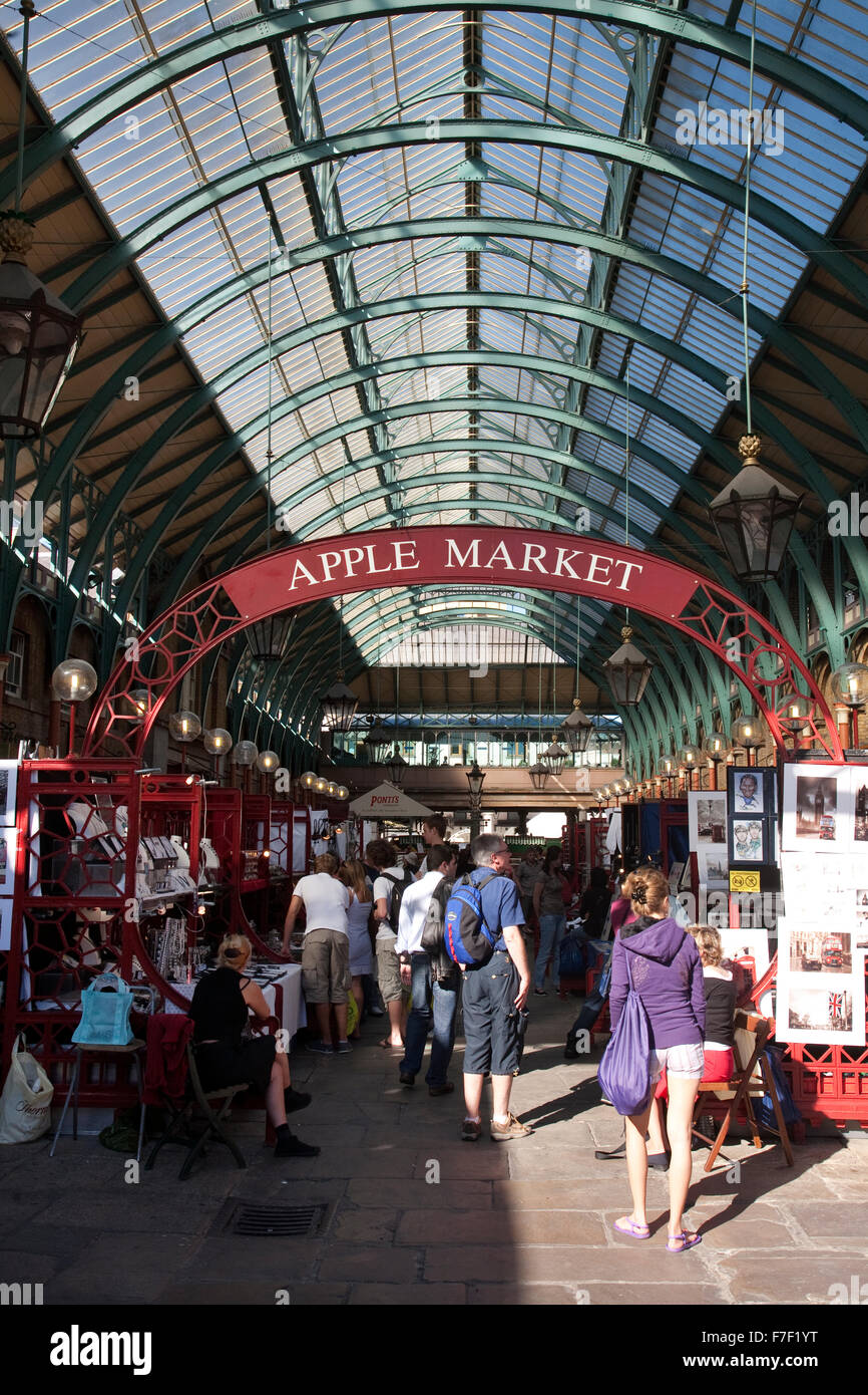 Apple Market, Covent Garden, London England, UK Stock Photo - Alamy