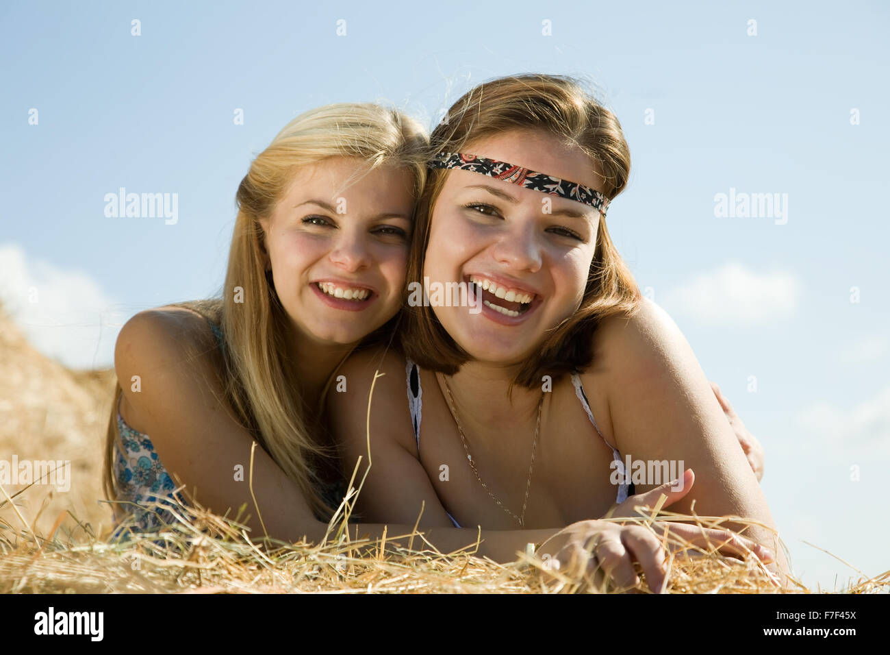 Two hay bails hi-res stock photography and images - Alamy