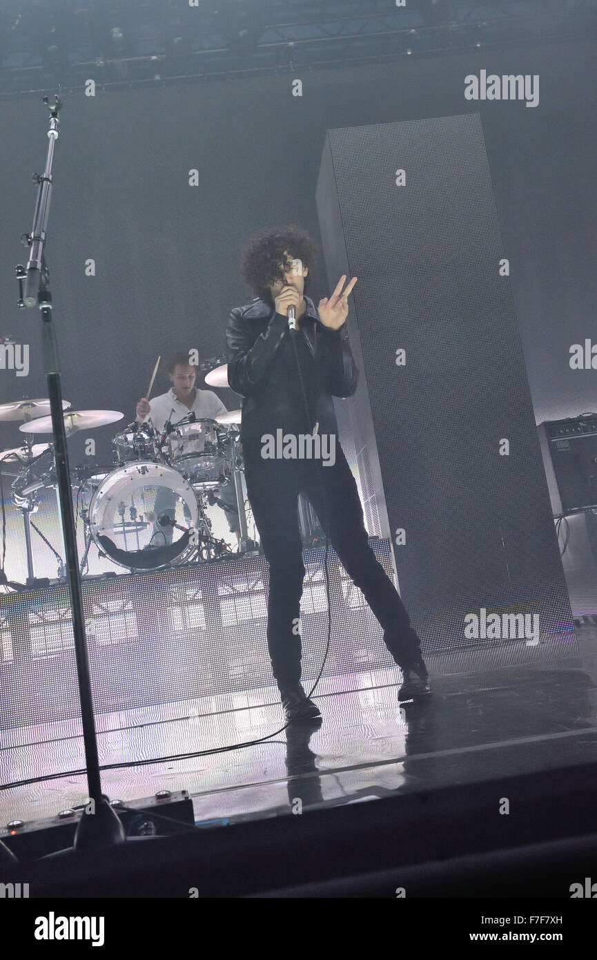 Matthew Healy and The 1975 play to a full house at The Oasis Concert ...