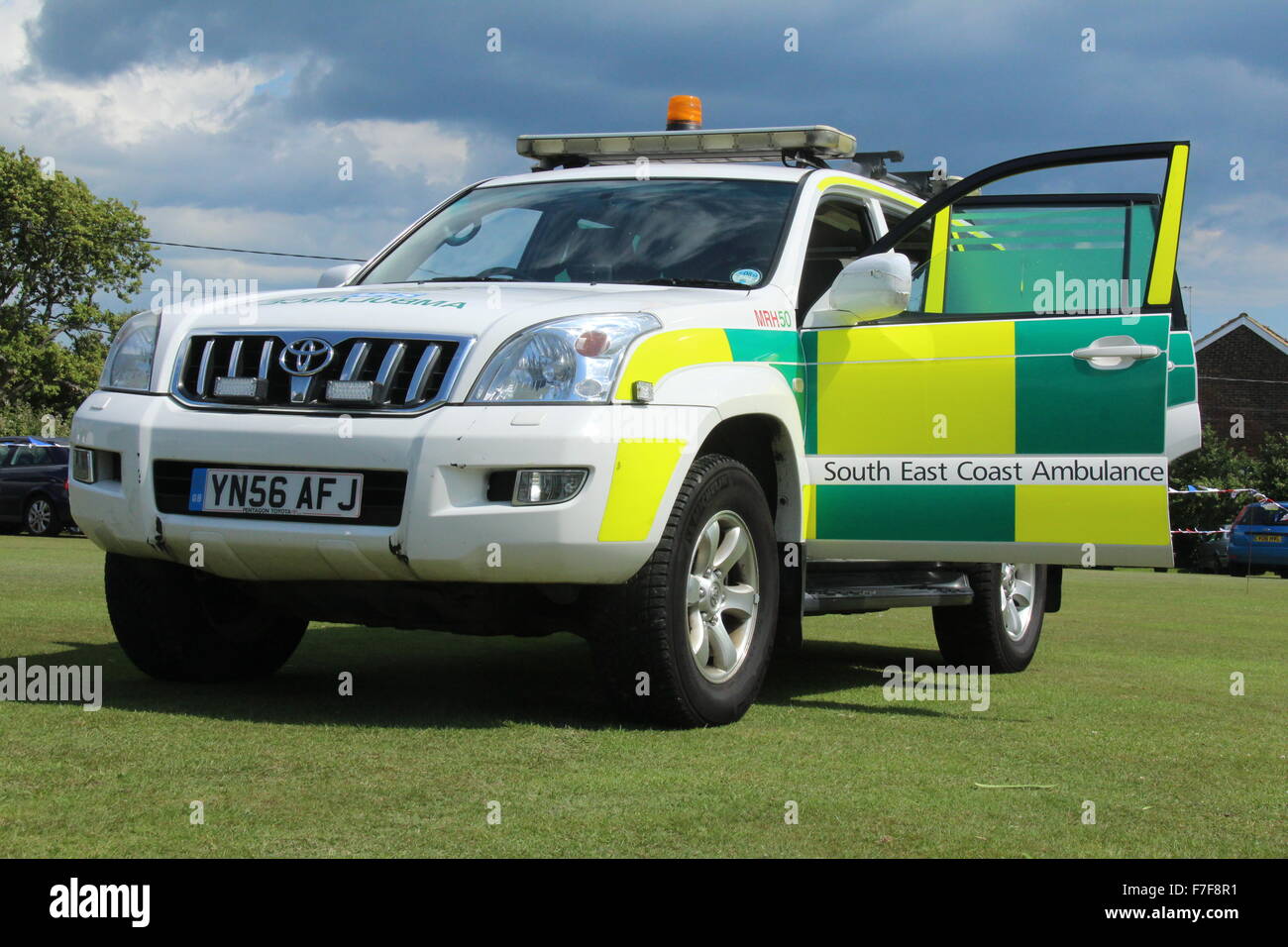 Ambulance car vehicle paramedic nhs hi-res stock photography and images ...