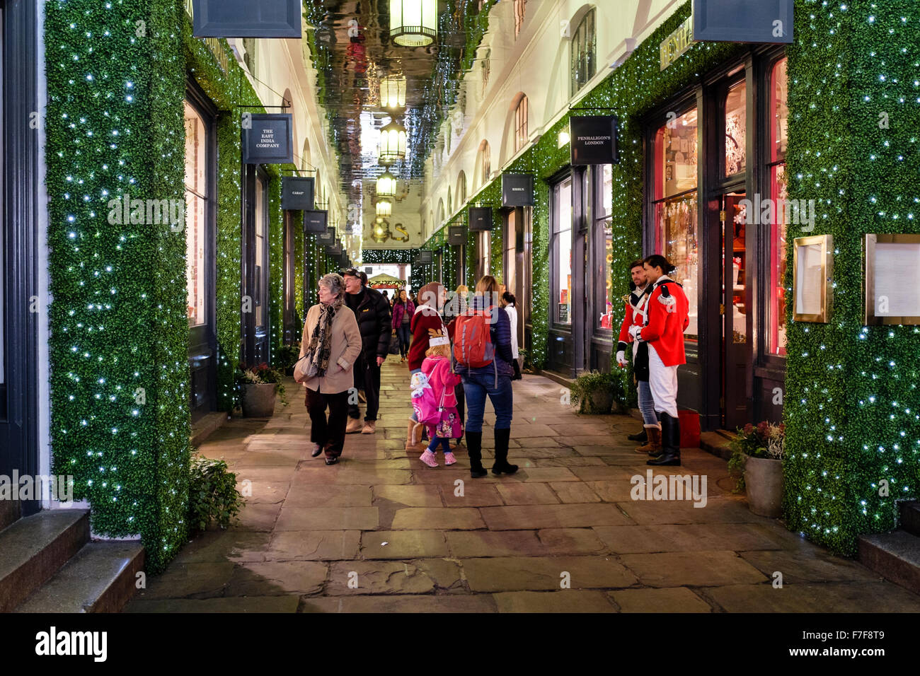 Covent garden central arcade decorated hi-res stock photography and ...