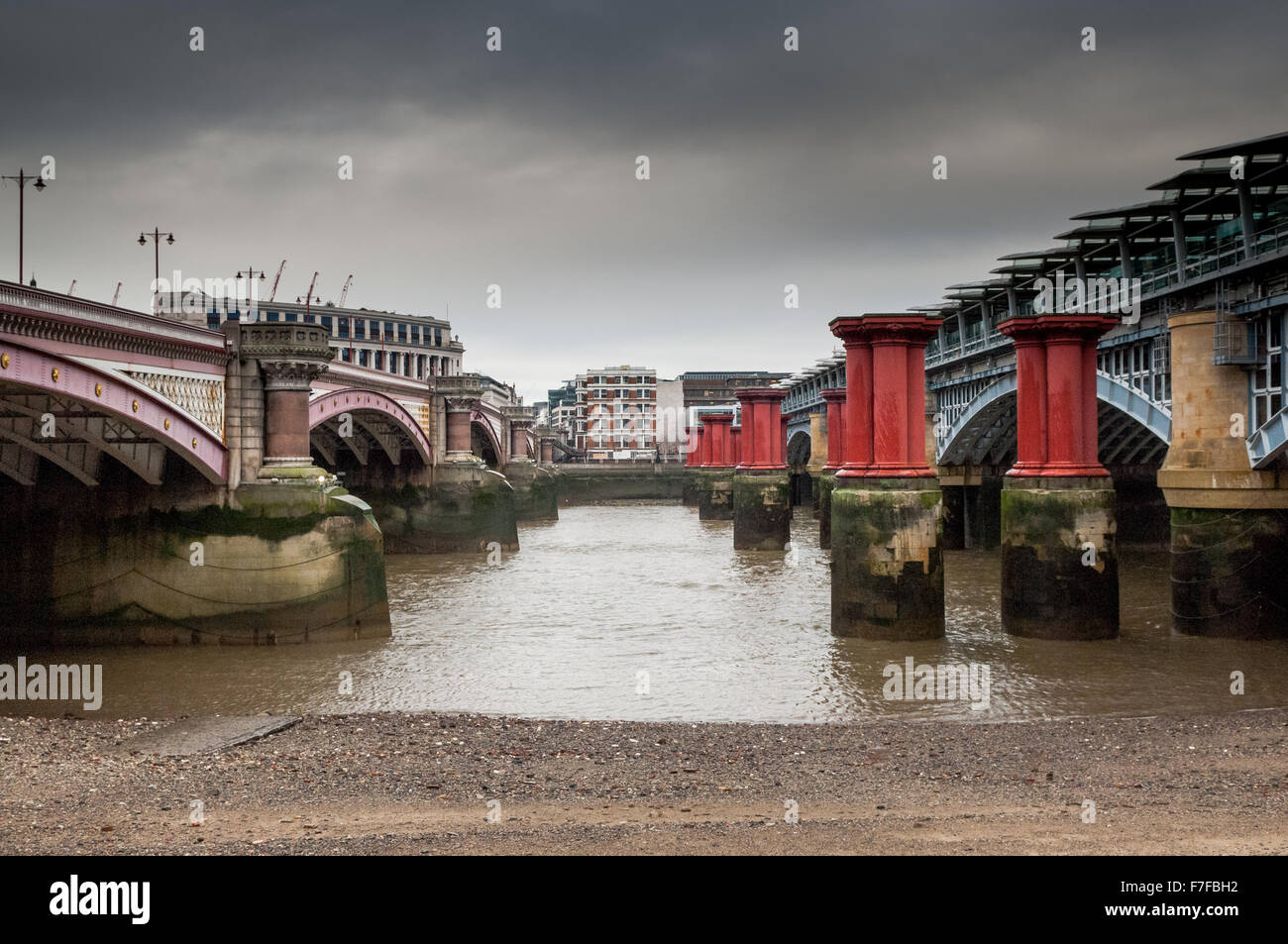 Victorian bridges hi-res stock photography and images - Alamy