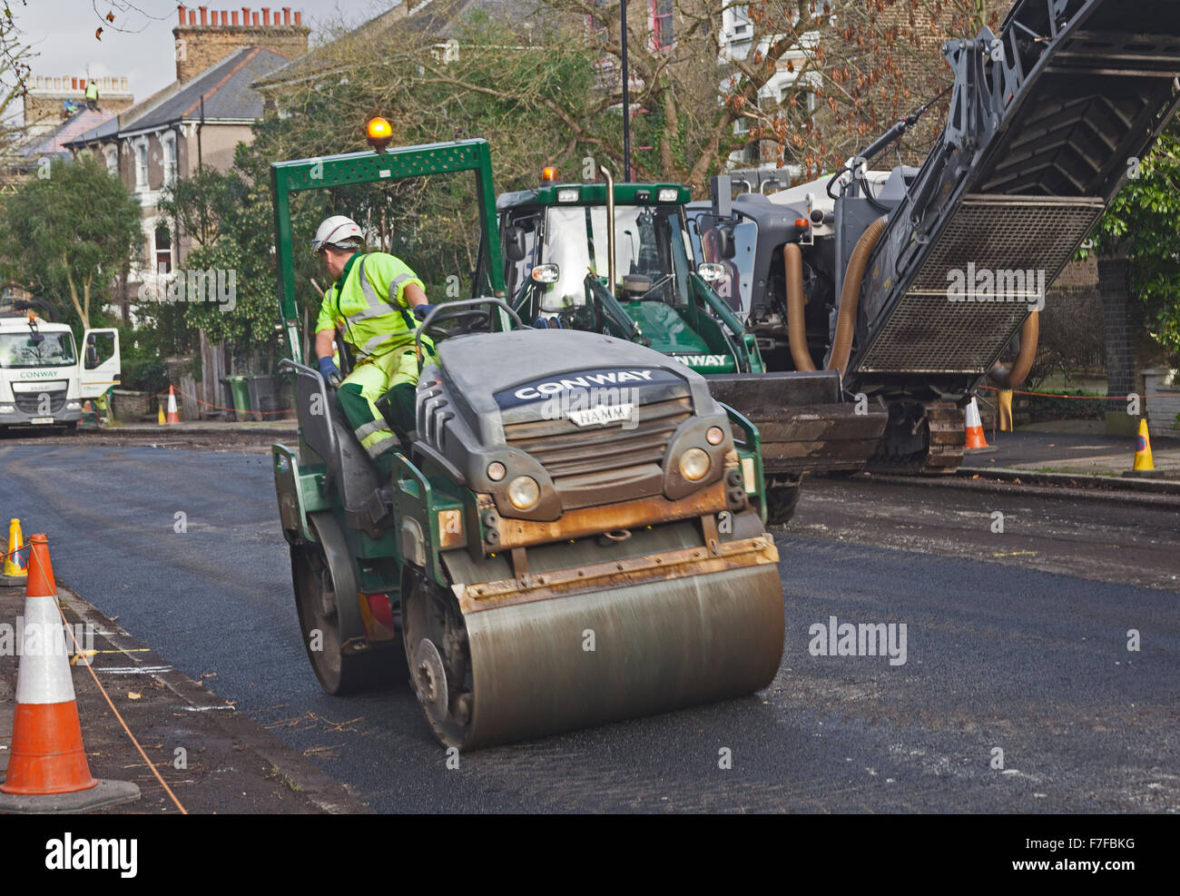 Road-resurfacing in the London borough of Lewisham Stock Photo - Alamy