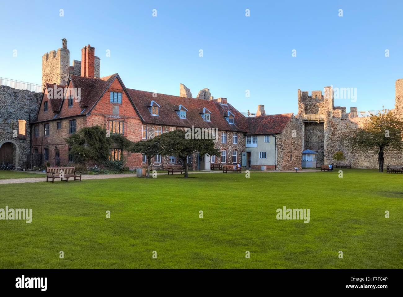 Framlingham castle hi-res stock photography and images - Alamy