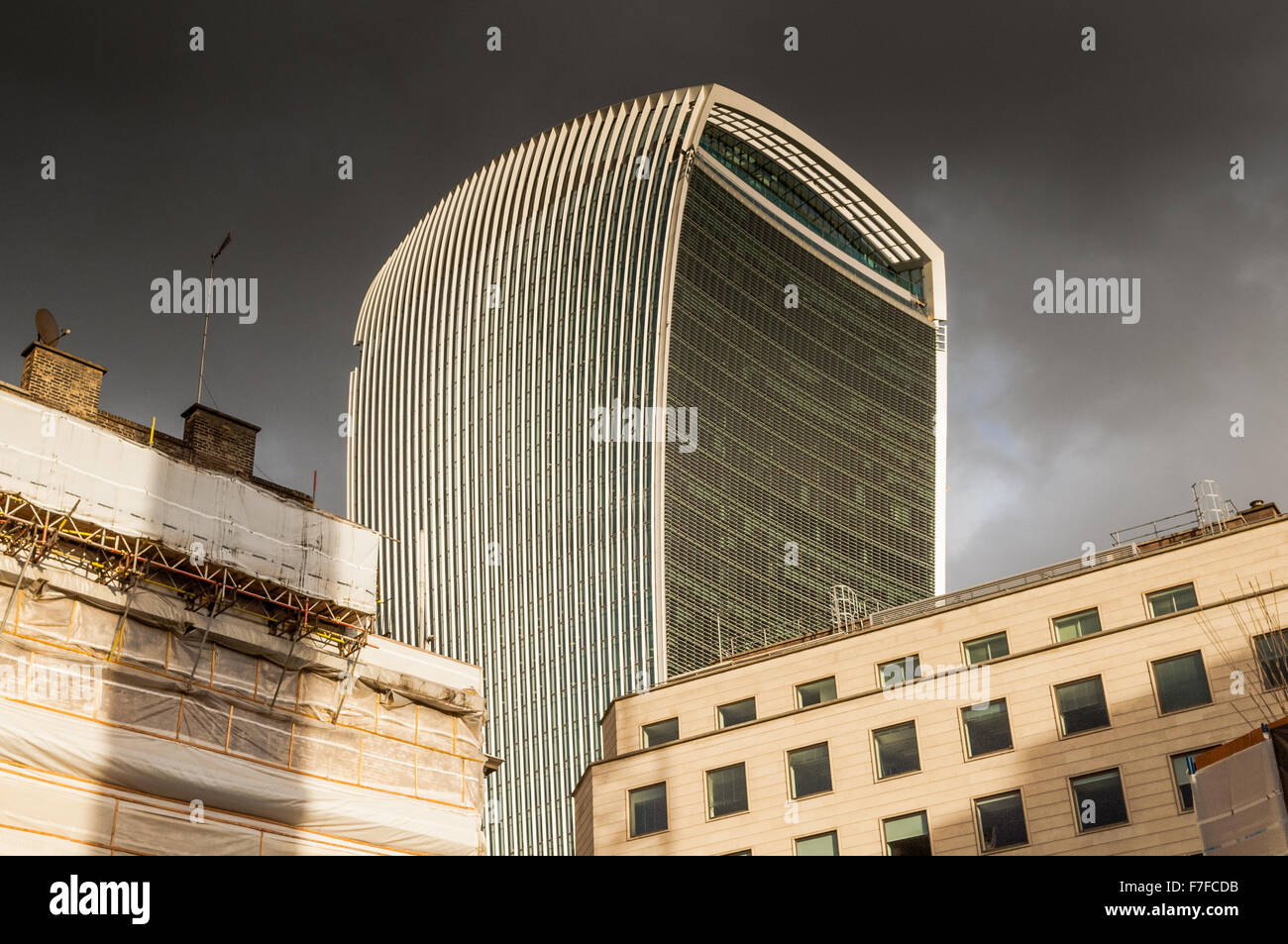 The monument london hi-res stock photography and images - Alamy