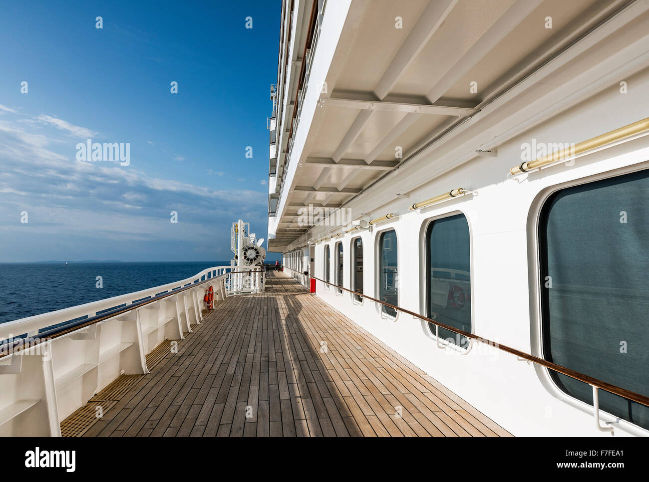 Ship track hi-res stock photography and images - Alamy