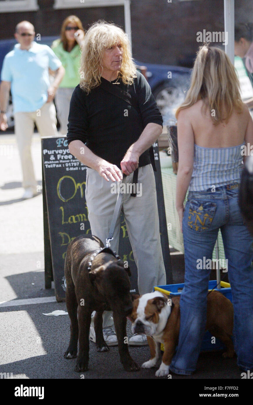 Status quo star hi-res stock photography and images - Alamy