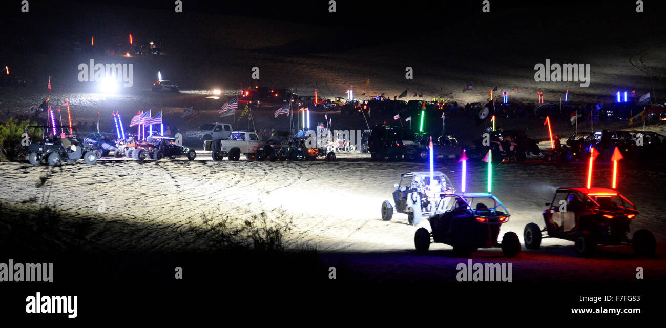 Glamis CA. 27th Nov, 2015. Thousands off sand duners light up the night ...