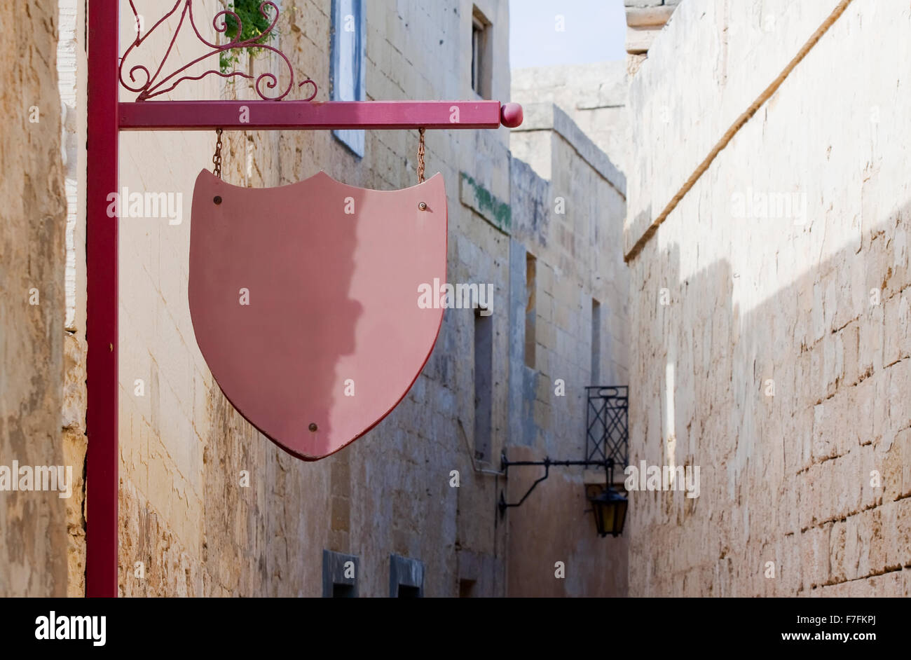 Shop sign shingle hi-res stock photography and images - Alamy