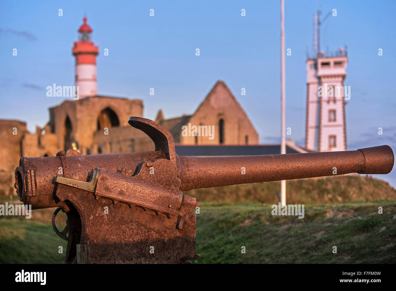 Lahitolle 95 mm cannon, French 19th century cannon at the Pointe Saint ...