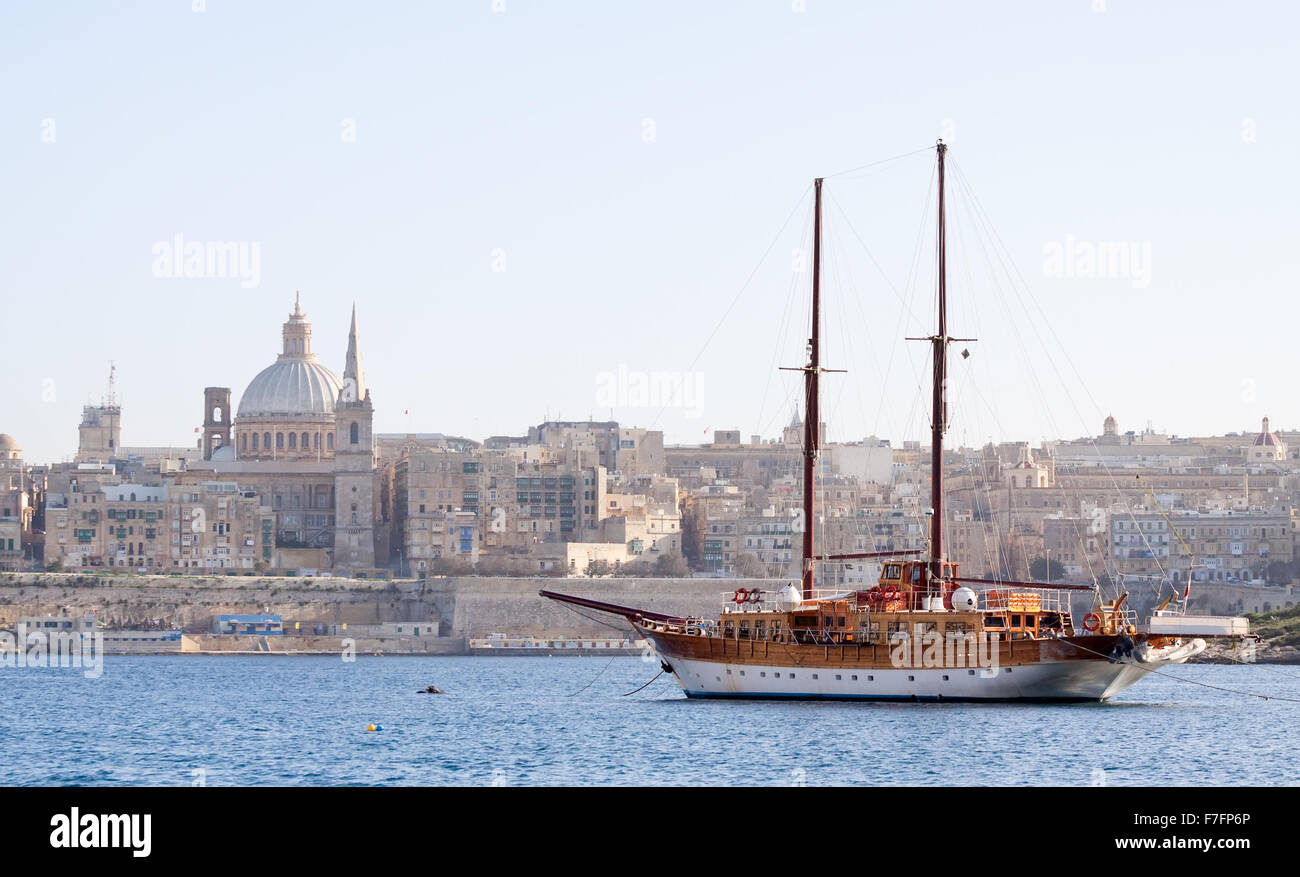 Vintage ship docked hi-res stock photography and images - Alamy