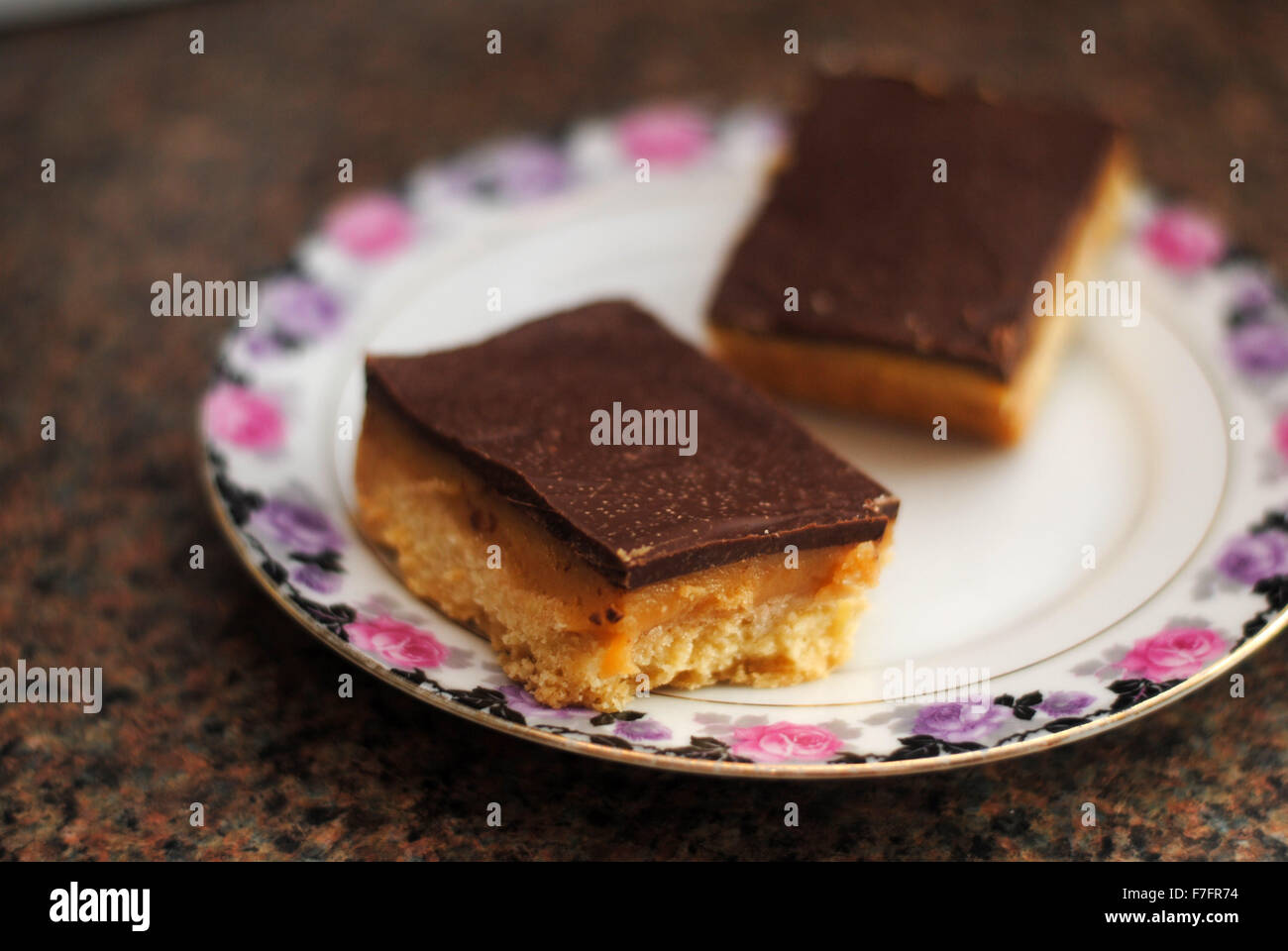 Caramel shortcake hi-res stock photography and images - Alamy