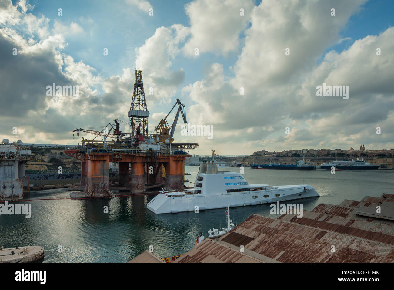A Hamilton yacht pulls into Malta shipyard Stock Photo - Alamy