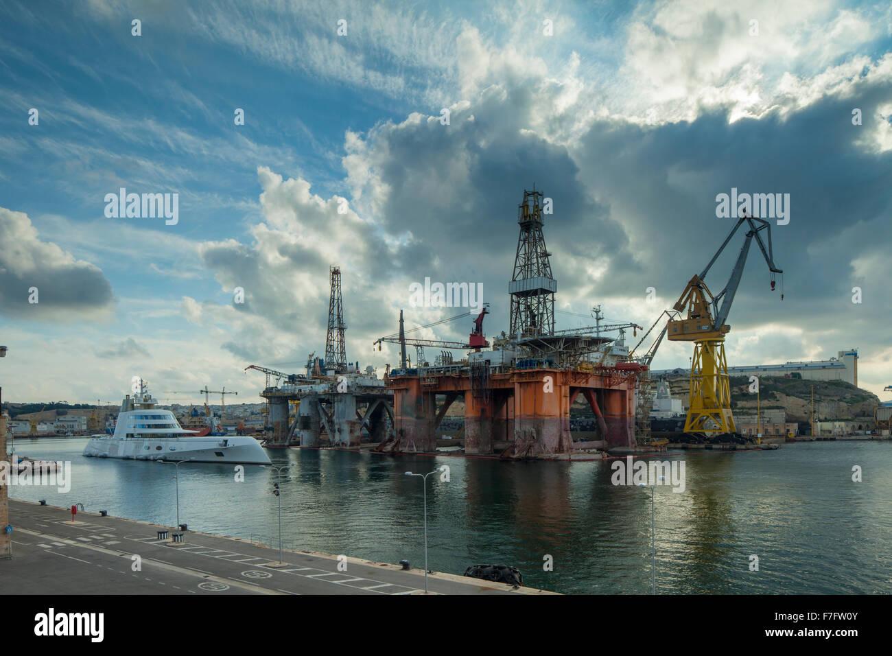 A Hamilton yacht pulls into Malta shipyard Stock Photo - Alamy