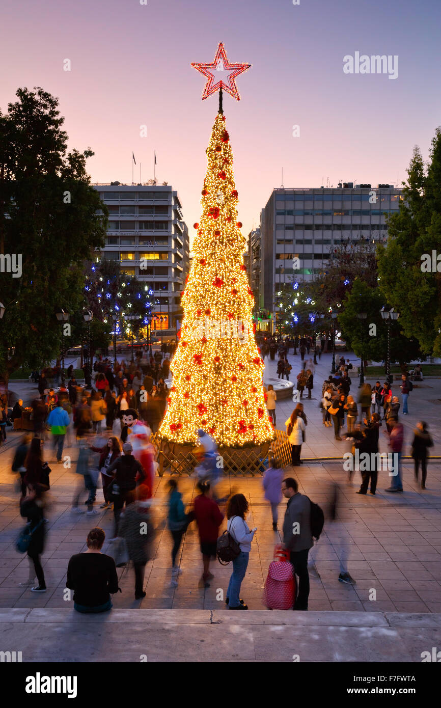 People at a christmas tree in Syntagma square during the advent before ...