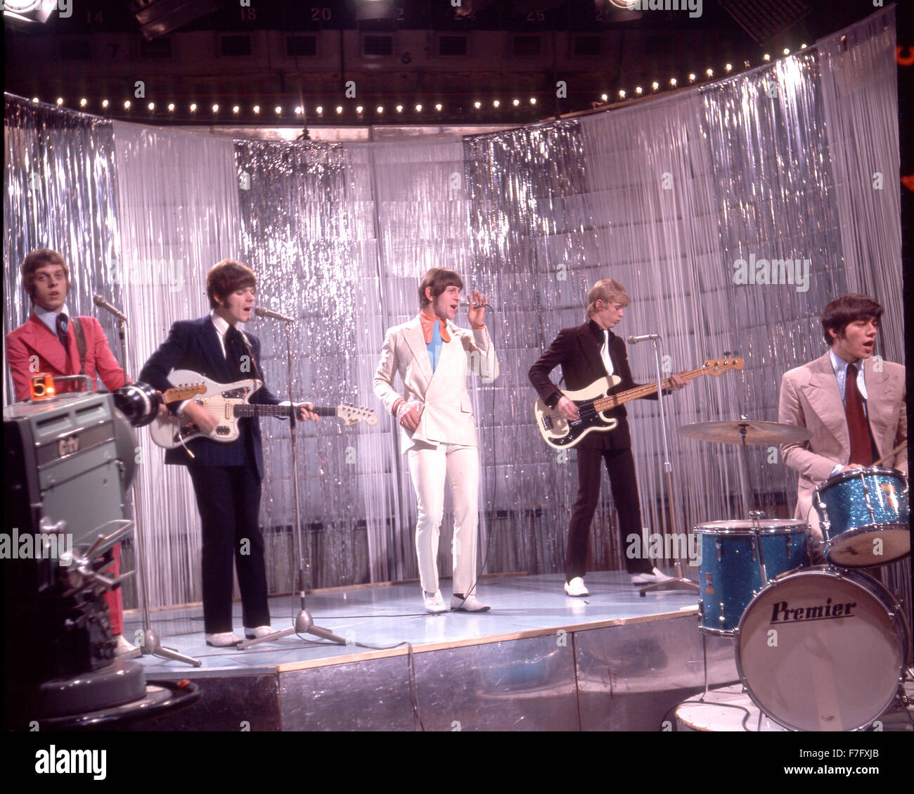 THE MOVE UK pop group in 1967. From left: Trevor Burton, Roy Wood, Carl ...